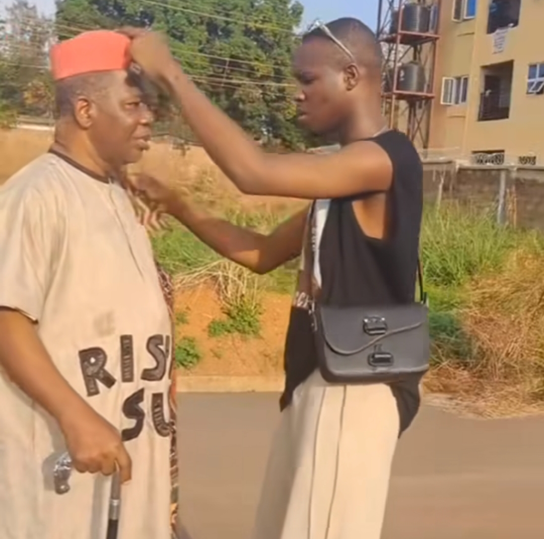 Actor, Chiwetalu Agu Goes On a Stroll With His Family In Rare Video ...