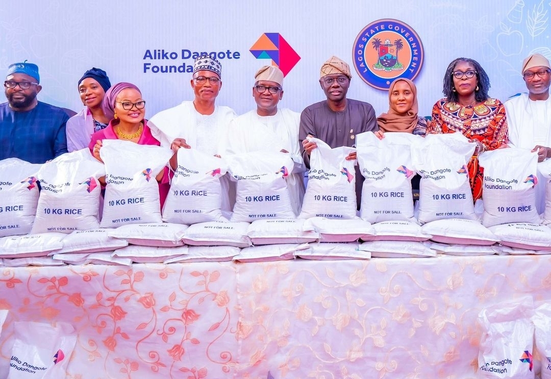 Dangote Foundation Donates 80,000 Bags Of Rice To Lagos - Akelicious