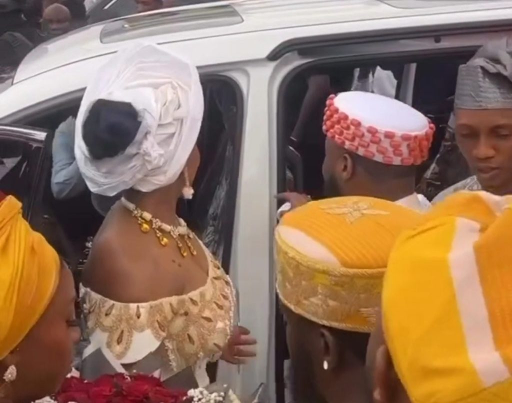 Davido Gifts Chioma a Brand New SUV on Their Wedding Day (Video ...