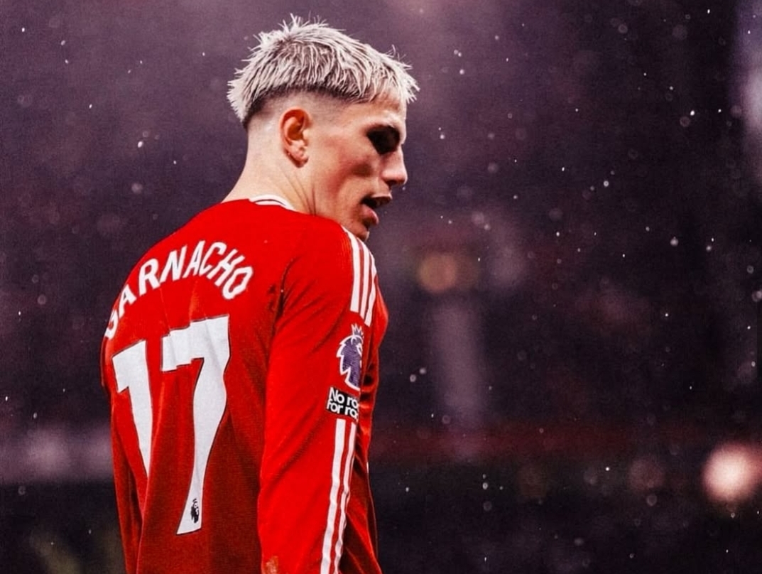 Alejandro Garnacho's Future Uncertain as Napoli and Chelsea Show ...