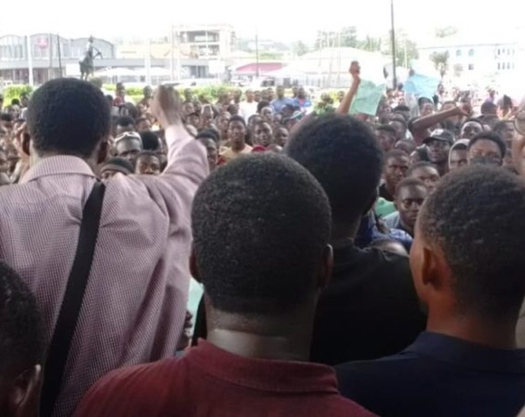 Tension in Ibadan as Students Protest Renaming of Ibadan Polytechnic ...